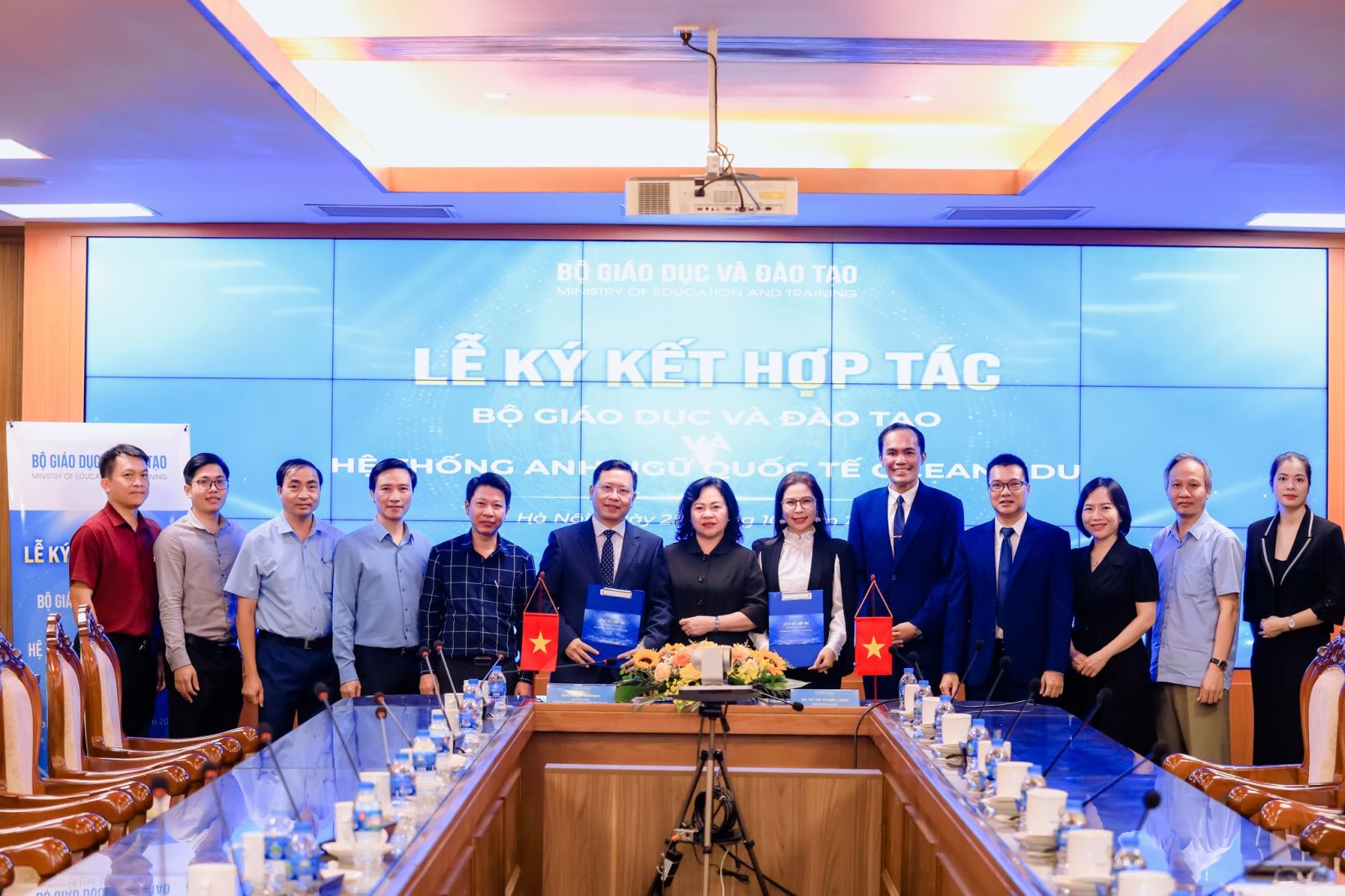 LỄ KÝ KẾT HỢP TÁC GIỮA BỘ GIÁO DỤC VÀ ĐÀO TẠO & HỆ THỐNG ANH NGỮ QUỐC TẾ OCEAN EDU | Anh Ngữ ...